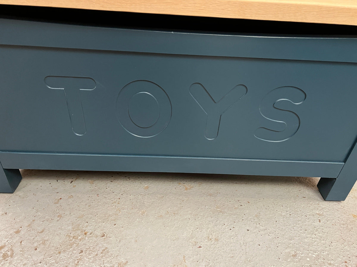 CHESTER MIDNIGHT BLUE Toy Box – Quality Furniture Clearance Ltd